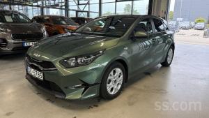 Green Kia Ceed 2025 in Riga, with an engine capacity of 1.50 L and mileage of 41 thousand km for 18500 €, photo  on AUTOMOTO.COM.LV