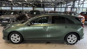 Green Kia Ceed 2025 in Riga, with an engine capacity of 1.50 L and mileage of 41 thousand km for 18500 €, photo 3 on AUTOMOTO.COM.LV