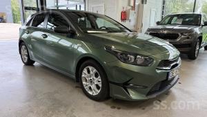 Green Kia Ceed 2025 in Riga, with an engine capacity of 1.50 L and mileage of 41 thousand km for 18500 €, photo 8 on AUTOMOTO.COM.LV