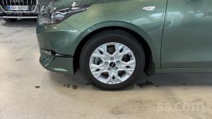 Green Kia Ceed 2025 in Riga, with an engine capacity of 1.50 L and mileage of 41 thousand km for 18500 €, photo 9 on AUTOMOTO.COM.LV