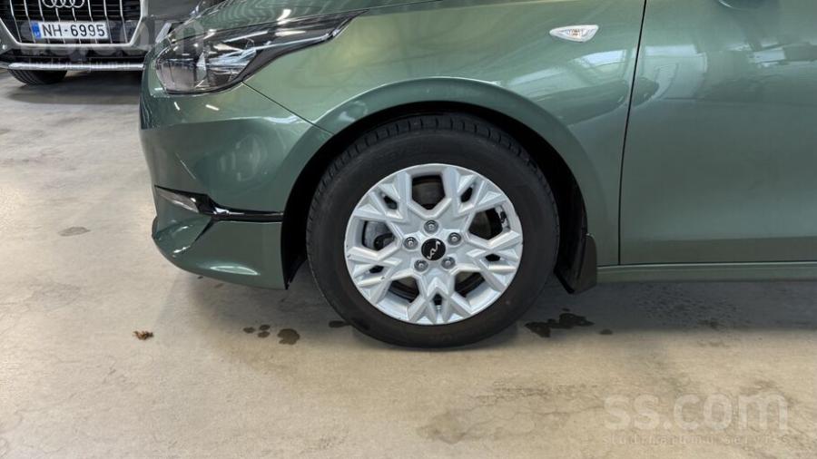 Green Kia Ceed 2025 in Riga, with an engine capacity of 1.50 L and mileage of 41 thousand km for 18500 €, photo 9 on AUTOMOTO.COM.LV