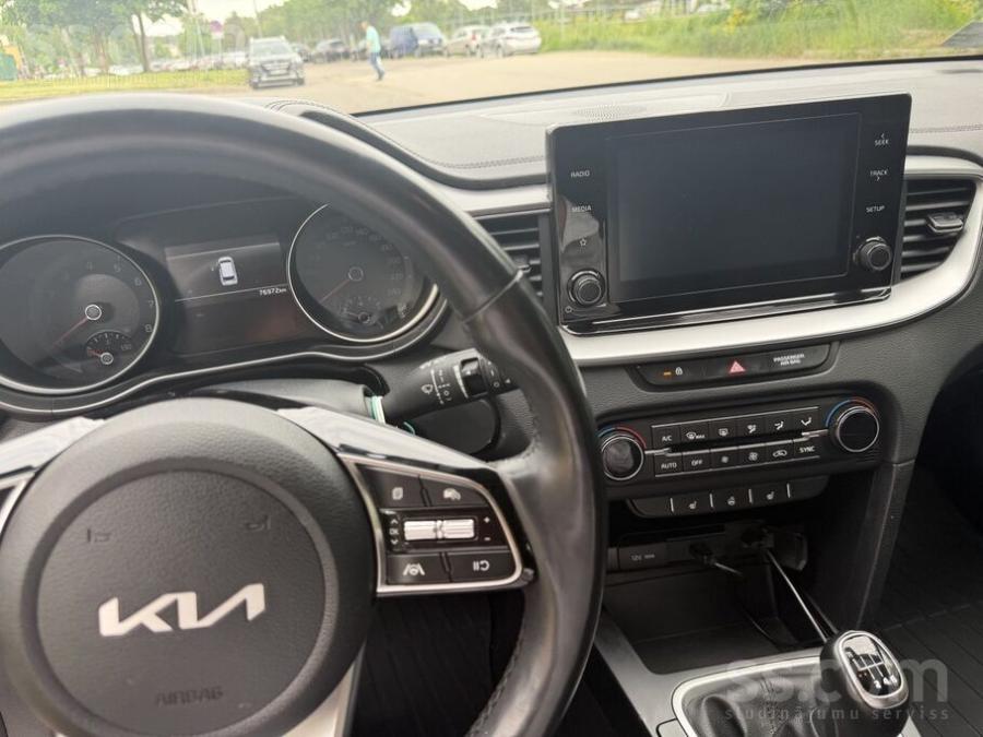 Green Kia Ceed 2022 in Jurmala, with an engine capacity of 1.50 L and mileage of 77 thousand km for 15500 €, photo 10 on AUTOMOTO.COM.LV