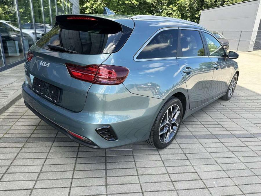 Green Kia Ceed 2022 in Kaunas, with an engine capacity of 1.00 L and mileage of 200 thousand km for 12900 €, photo 4 on AUTOMOTO.COM.LV
