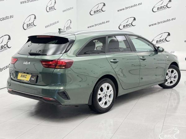 Green Kia Ceed 2022 in Vilnius, with an engine capacity of 1.48 L and mileage of 11 thousand km for 16900 €, photo 3 on AUTOMOTO.COM.LV