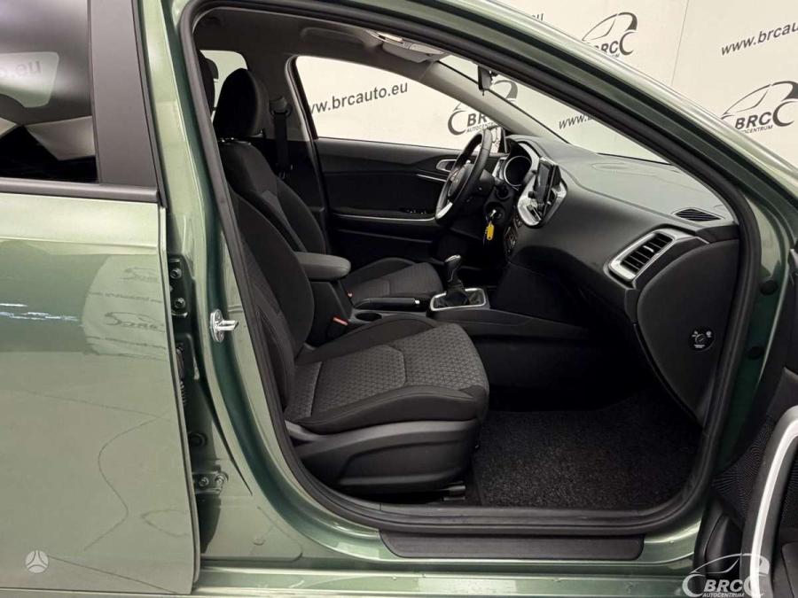 Zaļš Kia Ceed 2022 Viļņa, ar dzinēja tilpumu 1.48 L un nobraukumu 11 tūkst. km par 16900 €, foto 6 vietnē AUTOMOTO.COM.LV
