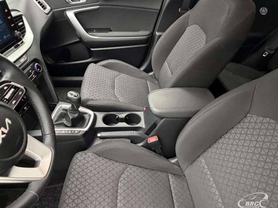 Zaļš Kia Ceed 2022 Viļņa, ar dzinēja tilpumu 1.48 L un nobraukumu 11 tūkst. km par 16900 €, foto 25 vietnē AUTOMOTO.COM.LV