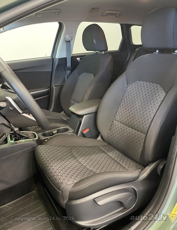 Zaļš Kia Ceed 2025 Tallina, ar dzinēja tilpumu 1.50 L un nobraukumu 24 tūkst. km par 21990 €, foto 8 vietnē AUTOMOTO.COM.LV