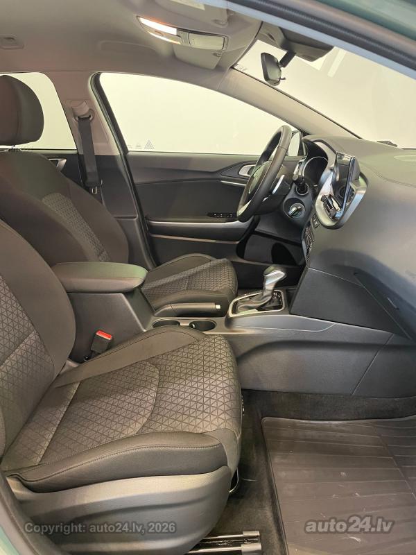 Zaļš Kia Ceed 2025 Tallina, ar dzinēja tilpumu 1.50 L un nobraukumu 24 tūkst. km par 21990 €, foto 10 vietnē AUTOMOTO.COM.LV