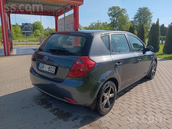 Grey Kia Ceed 2007 in Ogre, with an engine capacity of 1.60 L and mileage of 364 thousand km for 5800 €, photo 6 on AUTOMOTO.COM.LV