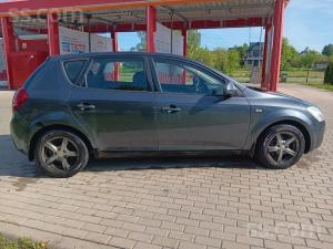 Grey Kia Ceed 2007 in Ogre, with an engine capacity of 1.60 L and mileage of 364 thousand km for 5800 €, photo 7 on AUTOMOTO.COM.LV