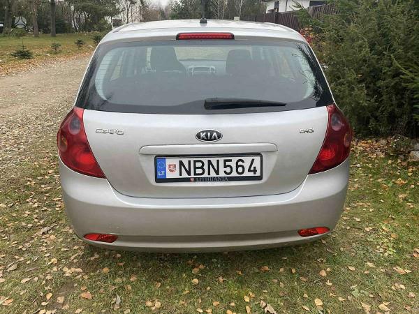 Pelēks Kia Ceed 2007 Viļņa, ar dzinēja tilpumu 1.58 L un nobraukumu 300 tūkst. km par 2100 €, foto 4 vietnē AUTOMOTO.COM.LV