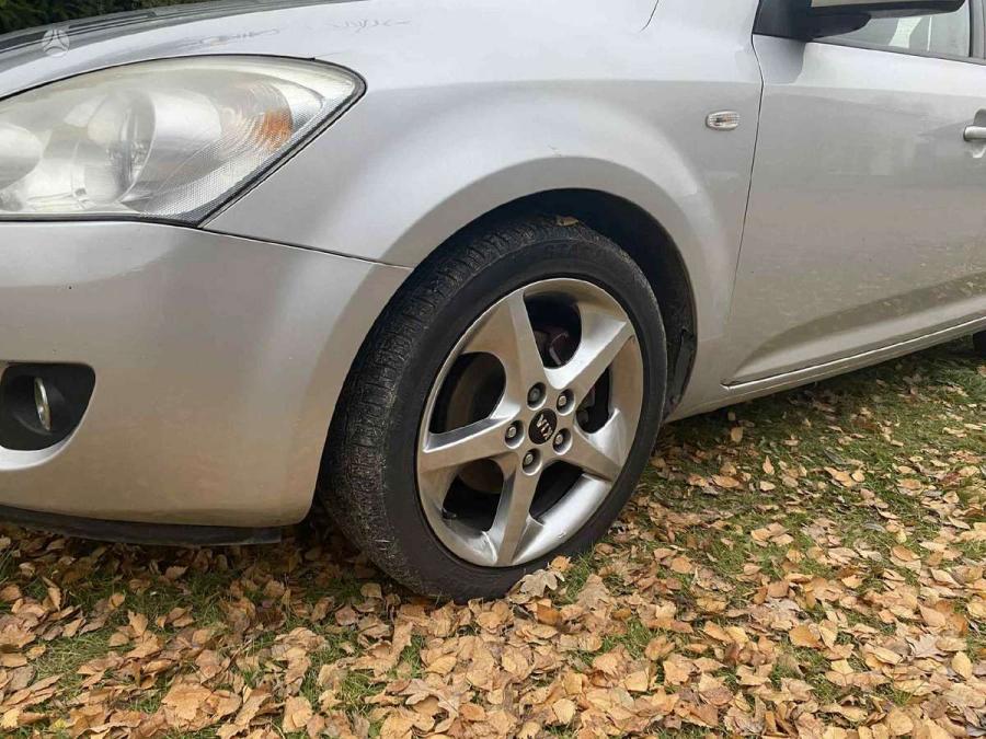 Grey Kia Ceed 2007 in Vilnius, with an engine capacity of 1.58 L and mileage of 300 thousand km for 2100 €, photo 11 on AUTOMOTO.COM.LV