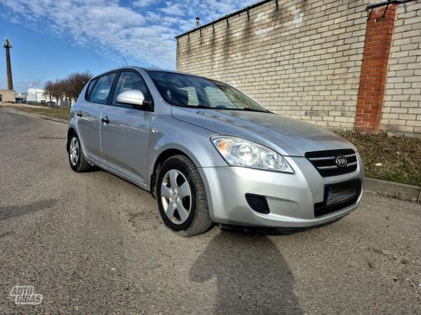 Pelēks Kia Ceed 2007 Kauņa, ar dzinēja tilpumu 1.60 L un nobraukumu 263 tūkst. km par 2250 €, foto 1 vietnē AUTOMOTO.COM.LV