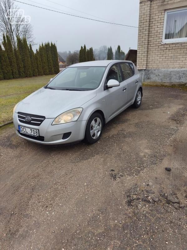Grey Kia Ceed 2007 in Silale, with an engine capacity of 1.40 L and mileage of 242 thousand km for 1850 €, photo 1 on AUTOMOTO.COM.LV