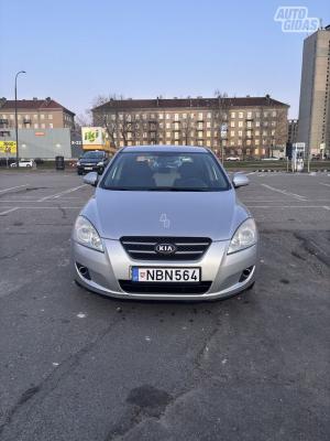 Grey Kia Ceed 2007 in Vilnius, with an engine capacity of 1.60 L and mileage of 308 thousand km for 1599 €, photo  on AUTOMOTO.COM.LV