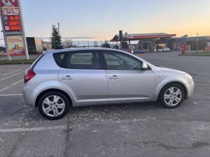 Grey Kia Ceed 2007 in Vilnius, with an engine capacity of 1.60 L and mileage of 308 thousand km for 1599 €, photo 4 on AUTOMOTO.COM.LV