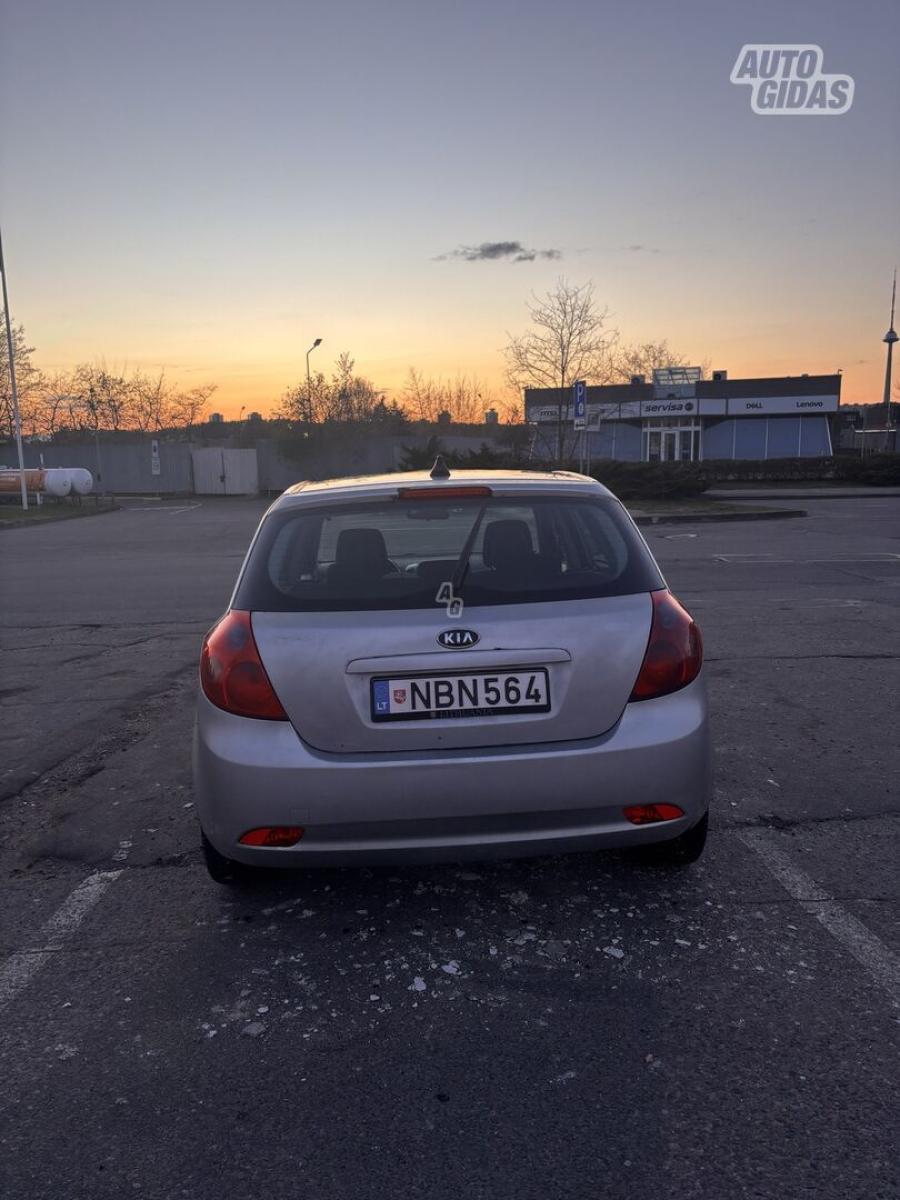 Grey Kia Ceed 2007 in Vilnius, with an engine capacity of 1.60 L and mileage of 308 thousand km for 1599 €, photo 5 on AUTOMOTO.COM.LV
