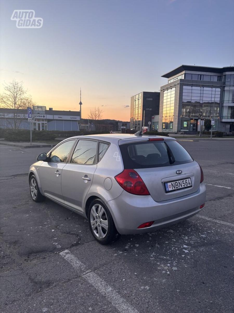 Grey Kia Ceed 2007 in Vilnius, with an engine capacity of 1.60 L and mileage of 308 thousand km for 1599 €, photo 6 on AUTOMOTO.COM.LV