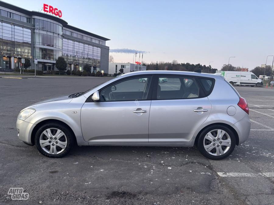 Grey Kia Ceed 2007 in Vilnius, with an engine capacity of 1.60 L and mileage of 308 thousand km for 1599 €, photo 7 on AUTOMOTO.COM.LV