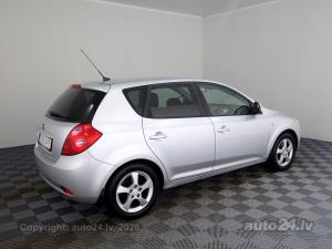 Grey Kia Ceed 2007 in Tallinn, with an engine capacity of 1.60 L and mileage of 303 thousand km for 1799 €, photo 4 on AUTOMOTO.COM.LV