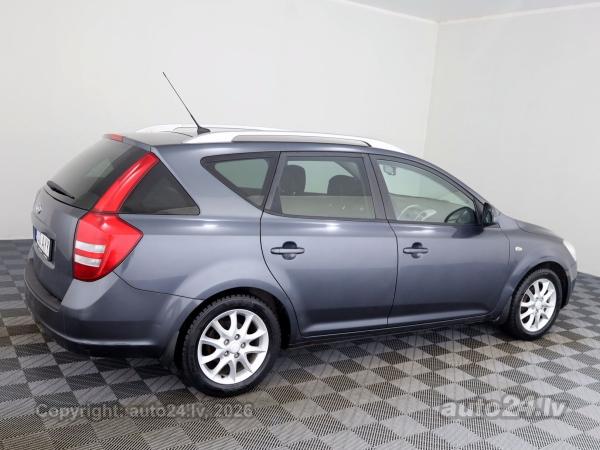 Pelēks Kia Ceed 2007 Tallina, ar dzinēja tilpumu 1.60 L un nobraukumu 267 tūkst. km par 899 €, foto 3 vietnē AUTOMOTO.COM.LV