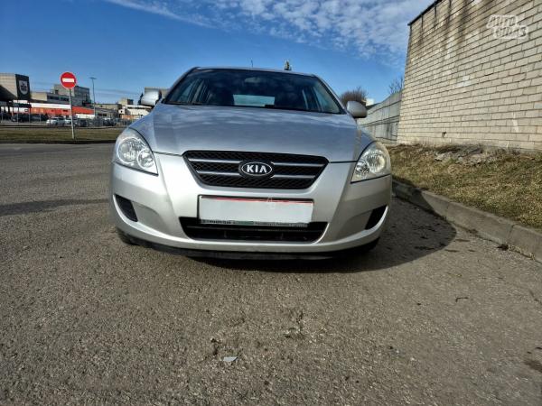 Grey Kia Ceed 2007 in Kaunas, with an engine capacity of 1.60 L and mileage of 260 thousand km for 2350 €, photo 1 on AUTOMOTO.COM.LV