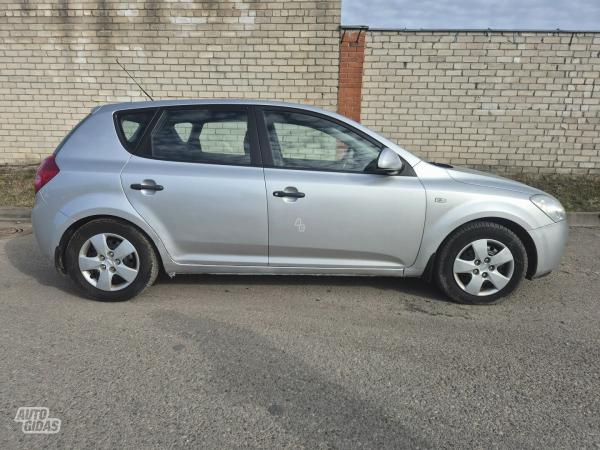 Grey Kia Ceed 2007 in Kaunas, with an engine capacity of 1.60 L and mileage of 260 thousand km for 2350 €, photo 3 on AUTOMOTO.COM.LV
