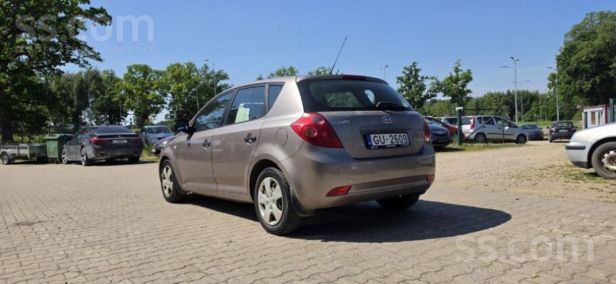 Grey Kia Ceed 2007 in Valmiera, with an engine capacity of 1.60 L and mileage of 231 thousand km for 1100 €, photo 5 on AUTOMOTO.COM.LV