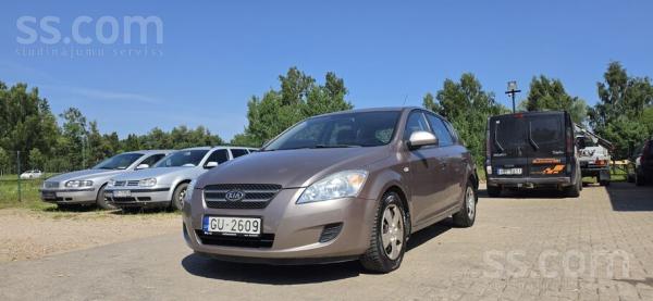 Pelēks Kia Ceed 2007 Valmiera, ar dzinēja tilpumu 1.60 L un nobraukumu 231 tūkst. km par 1100 €, foto 6 vietnē AUTOMOTO.COM.LV