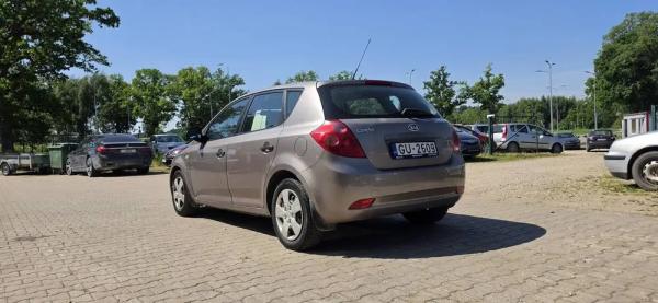 Pelēks Kia Ceed 2007 Valmiera, ar dzinēja tilpumu 1.60 L un nobraukumu 231 tūkst. km par 1100 €, foto 4 vietnē AUTOMOTO.COM.LV