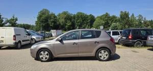 Grey Kia Ceed 2007 in Valmiera, with an engine capacity of 1.60 L and mileage of 231 thousand km for 1100 €, photo 6 on AUTOMOTO.COM.LV