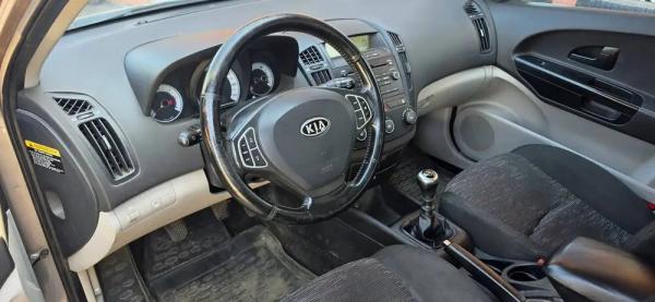 Pelēks Kia Ceed 2007 Valmiera, ar dzinēja tilpumu 1.60 L un nobraukumu 231 tūkst. km par 1100 €, foto 8 vietnē AUTOMOTO.COM.LV