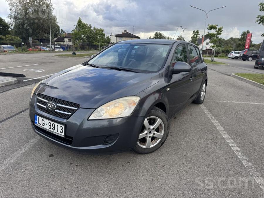 Pelēks Kia Ceed 2007 Jelgava, ar dzinēja tilpumu 1.60 L un nobraukumu 305 tūkst. km par 1580 €, foto 1 vietnē AUTOMOTO.COM.LV