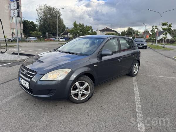 Grey Kia Ceed 2007 in Jelgava, with an engine capacity of 1.60 L and mileage of 305 thousand km for 1580 €, photo 2 on AUTOMOTO.COM.LV