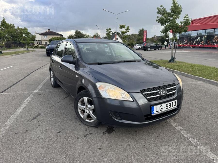 Pelēks Kia Ceed 2007 Jelgava, ar dzinēja tilpumu 1.60 L un nobraukumu 305 tūkst. km par 1580 €, foto 4 vietnē AUTOMOTO.COM.LV