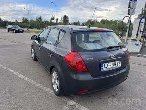 Pelēks Kia Ceed 2007 Jelgava, ar dzinēja tilpumu 1.60 L un nobraukumu 305 tūkst. km par 1580 €, foto 6 vietnē AUTOMOTO.COM.LV