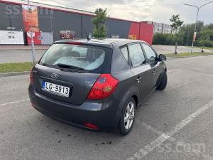Pelēks Kia Ceed 2007 Jelgava, ar dzinēja tilpumu 1.60 L un nobraukumu 305 tūkst. km par 1580 €, foto 7 vietnē AUTOMOTO.COM.LV