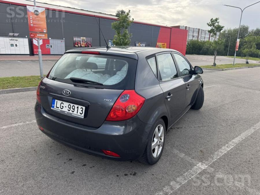 Pelēks Kia Ceed 2007 Jelgava, ar dzinēja tilpumu 1.60 L un nobraukumu 305 tūkst. km par 1580 €, foto 7 vietnē AUTOMOTO.COM.LV
