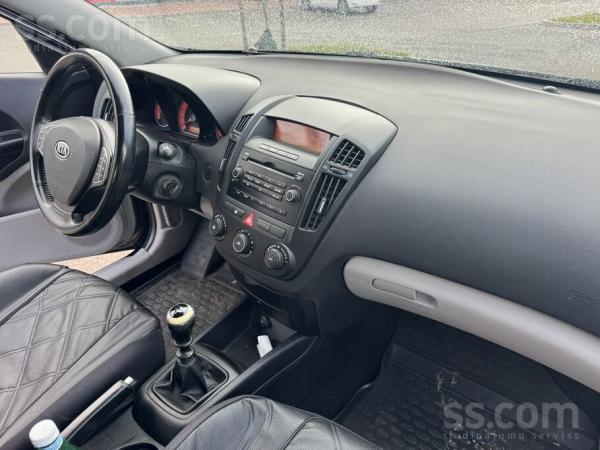 Grey Kia Ceed 2007 in Jelgava, with an engine capacity of 1.60 L and mileage of 305 thousand km for 1580 €, photo 7 on AUTOMOTO.COM.LV