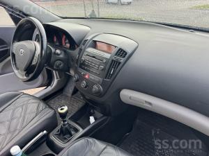 Pelēks Kia Ceed 2007 Jelgava, ar dzinēja tilpumu 1.60 L un nobraukumu 305 tūkst. km par 1580 €, foto 8 vietnē AUTOMOTO.COM.LV