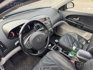 Pelēks Kia Ceed 2007 Jelgava, ar dzinēja tilpumu 1.60 L un nobraukumu 305 tūkst. km par 1580 €, foto 9 vietnē AUTOMOTO.COM.LV