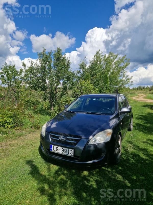 Grey Kia Ceed 2007 in Jelgava, with an engine capacity of 1.60 L and mileage of 305 thousand km for 1300 €, photo 1 on AUTOMOTO.COM.LV
