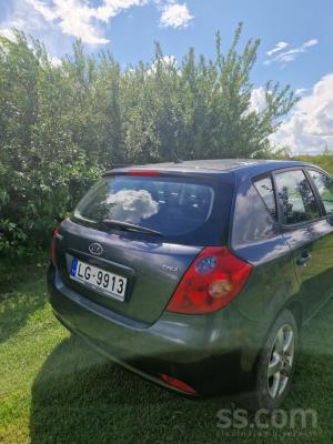 Pelēks Kia Ceed 2007 Jelgava, ar dzinēja tilpumu 1.60 L un nobraukumu 305 tūkst. km par 1300 €, foto 3 vietnē AUTOMOTO.COM.LV