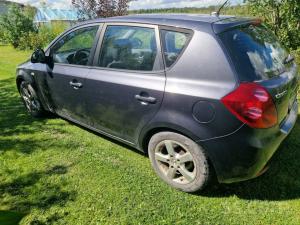 Pelēks Kia Ceed 2007 Jelgava, ar dzinēja tilpumu 1.60 L un nobraukumu 305 tūkst. km par 1300 €, foto 13 vietnē AUTOMOTO.COM.LV