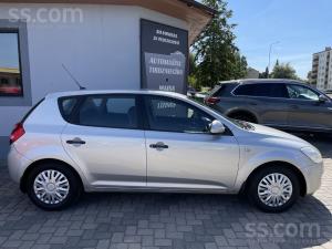 Pelēks Kia Ceed 2007 Talsi, ar dzinēja tilpumu 1.40 L un nobraukumu 245 tūkst. km par 1600 €, foto 3 vietnē AUTOMOTO.COM.LV