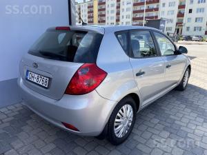 Pelēks Kia Ceed 2007 Talsi, ar dzinēja tilpumu 1.40 L un nobraukumu 245 tūkst. km par 1600 €, foto 4 vietnē AUTOMOTO.COM.LV