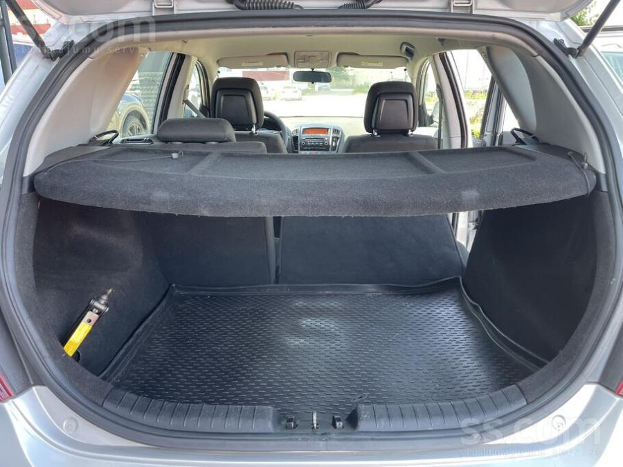 Pelēks Kia Ceed 2007 Talsi, ar dzinēja tilpumu 1.40 L un nobraukumu 245 tūkst. km par 1600 €, foto 6 vietnē AUTOMOTO.COM.LV