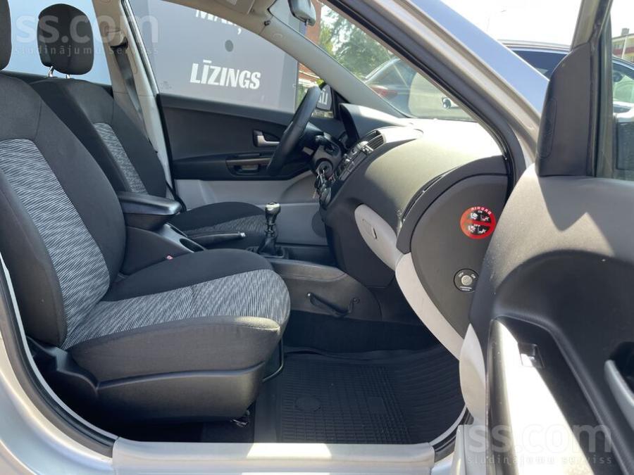 Pelēks Kia Ceed 2007 Talsi, ar dzinēja tilpumu 1.40 L un nobraukumu 245 tūkst. km par 1600 €, foto 10 vietnē AUTOMOTO.COM.LV
