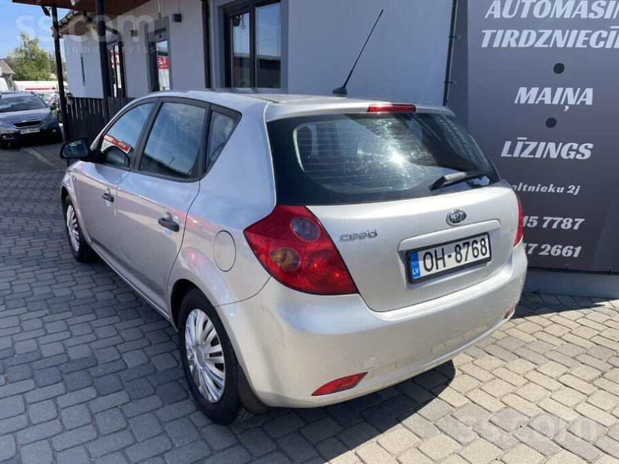 Pelēks Kia Ceed 2007 Talsi, ar dzinēja tilpumu 1.40 L un nobraukumu 245 tūkst. km par 1600 €, foto 22 vietnē AUTOMOTO.COM.LV
