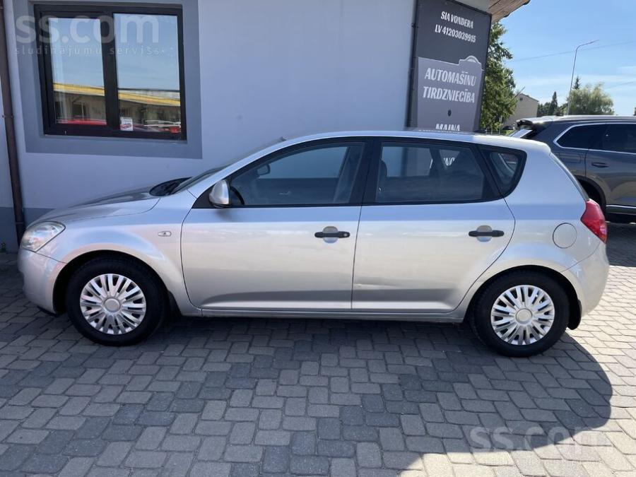Pelēks Kia Ceed 2007 Talsi, ar dzinēja tilpumu 1.40 L un nobraukumu 245 tūkst. km par 1600 €, foto 23 vietnē AUTOMOTO.COM.LV
